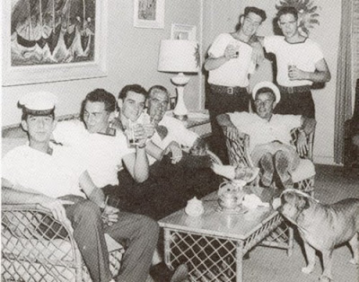 Photos of male social intimacy in non-heterosexualised men's spaces ...