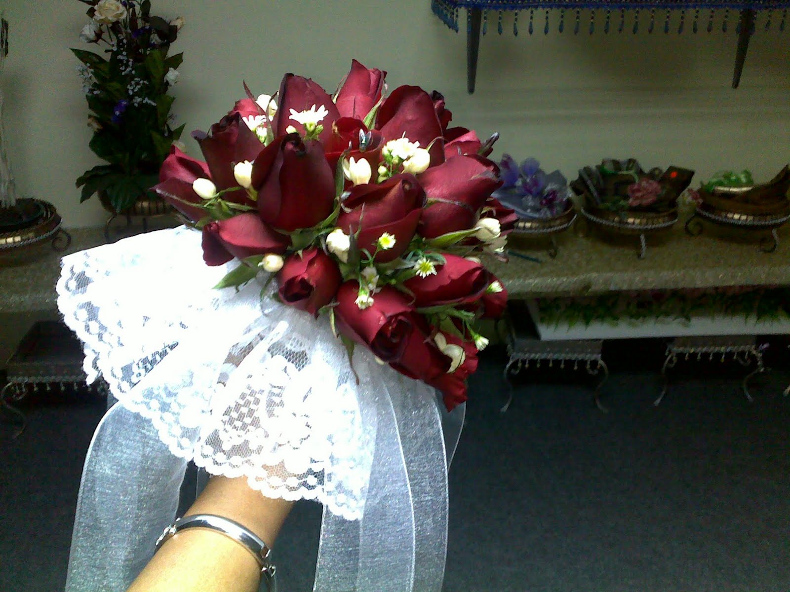 EDINA BRIDAL: bunga pegang~ fresh flowers