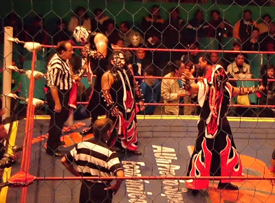 Lucha Libre Porra Fresa: Shocker y La Mascara retan a los Guerreros por ...