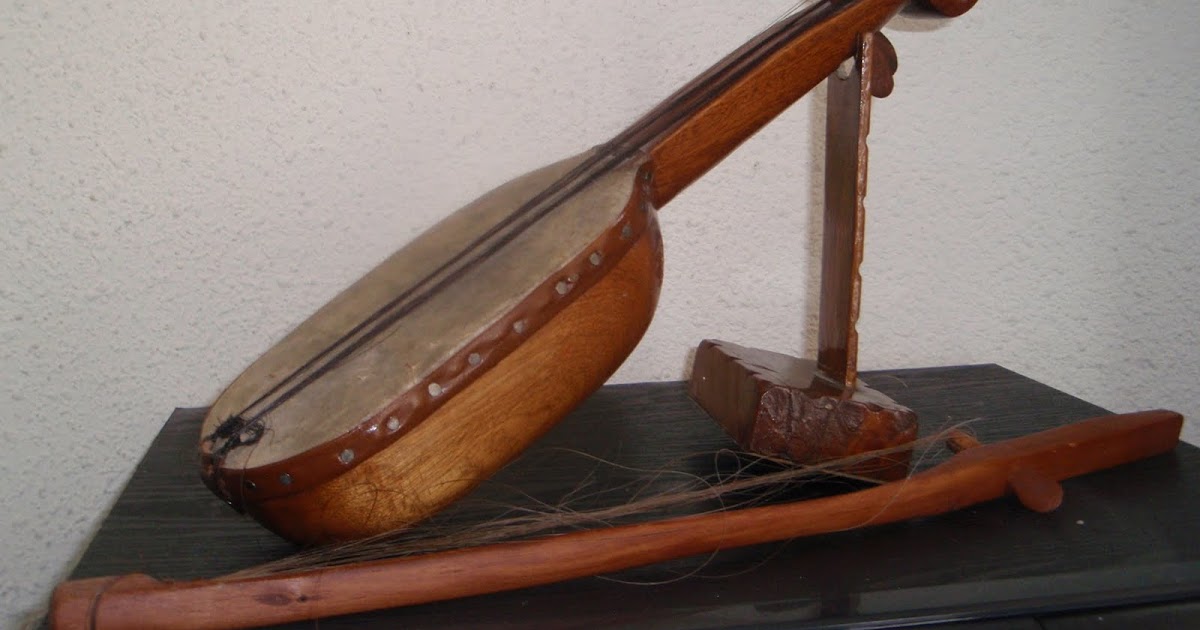 musicapando: Instrumentos de cuerda frotada: el rabel.