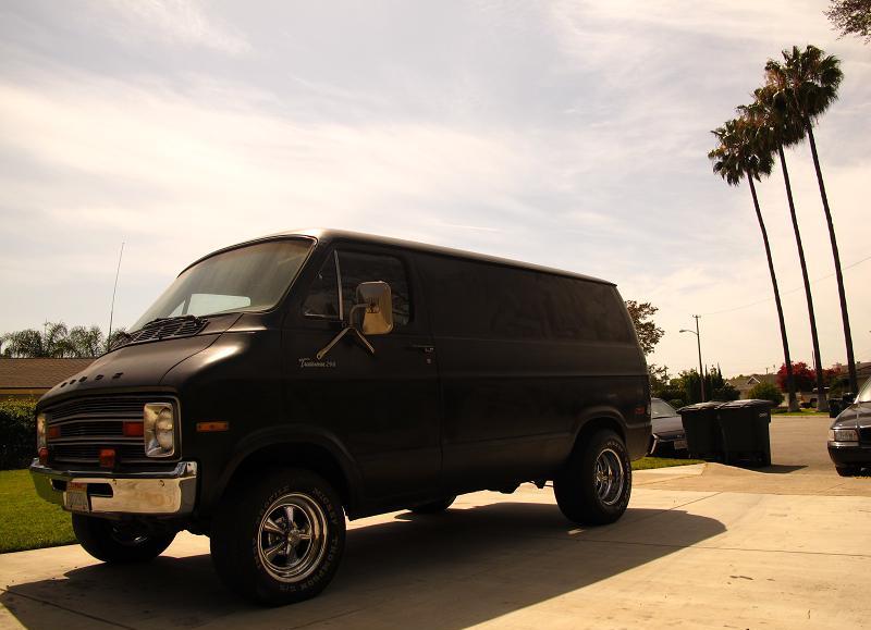 Vandoleros, Van Club: Some of the club vans.