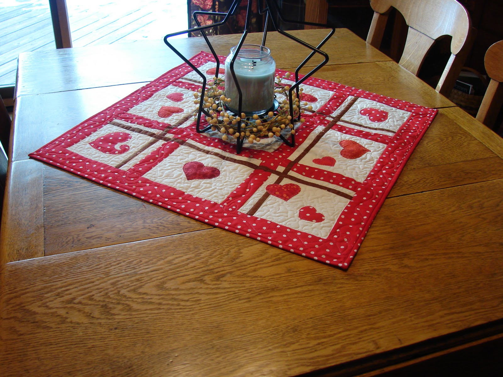 Quilt Vine: Valentine Table Toppers