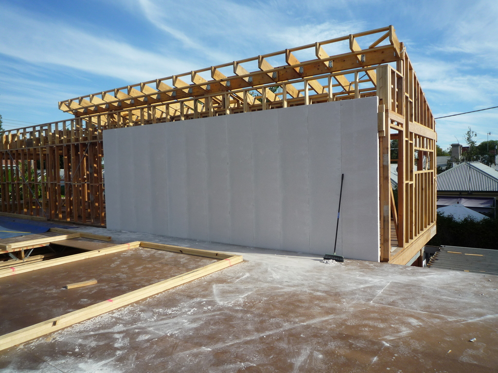 House Construction: 29/01/2011 - Hebel Wall partly up.