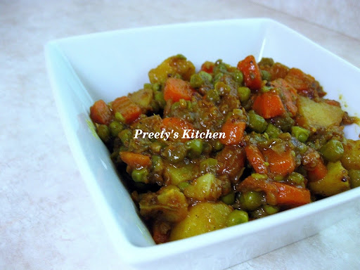 Preety's Kitchen: Aloo Gajar Matar/ Potato with Carrot and Peas