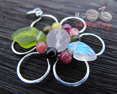 WireBliss's Wire Jewelry: Another Flora Pendant