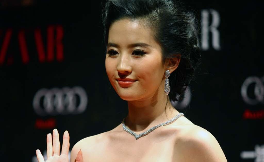 Crystal Liu Liu Yi Fei Blog Chinese Girl Actress Crystal Liu Sexy Dress In Harper Bazaar