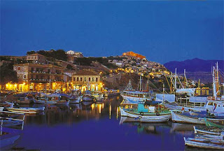 Εγκύκλιος Παιδεία: ΤΡΙΑΝΤΑ ΕΝΝΙΑ ΚΑΦΕΝΕΙΑ ΚΑΙ ΕΝΑ ΚΟΥΡΕΙΟ