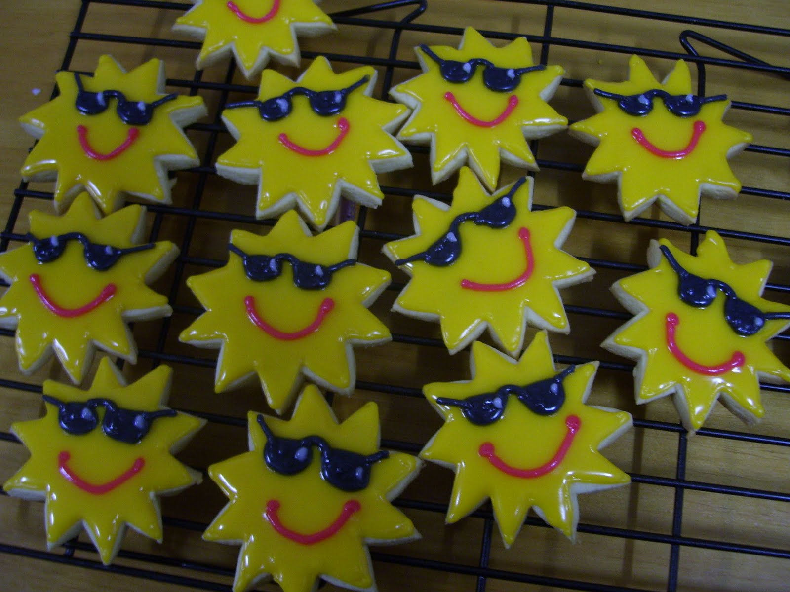 2cute2cut.com: bright sun cookies