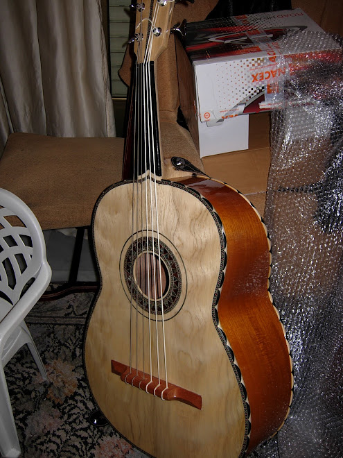 GUITARRONES: GUITARRON MORA