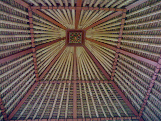 Opo Anane: Indah nya Arsitektur Atap Bali