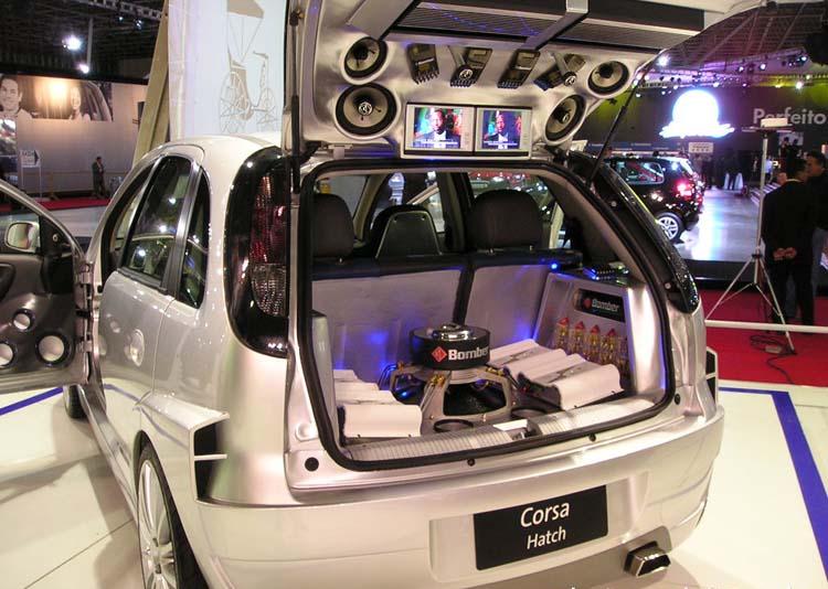 Corsa com ótimos acessórios