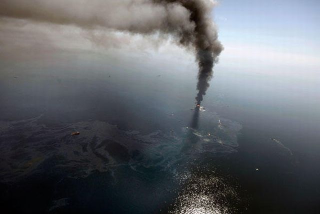 World's Most Crazy and Strange Oil Rig Explosion at Gulf of the Mexico ...