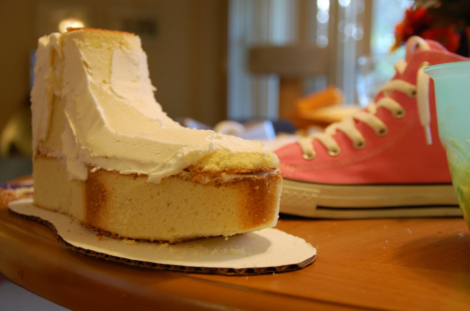 Specialty Cakes by Lindsey: Shoe = Cake