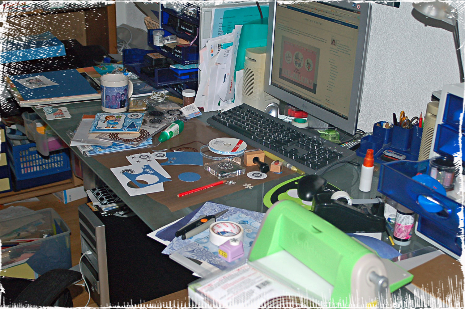 Becca's Crafts: Messy desk