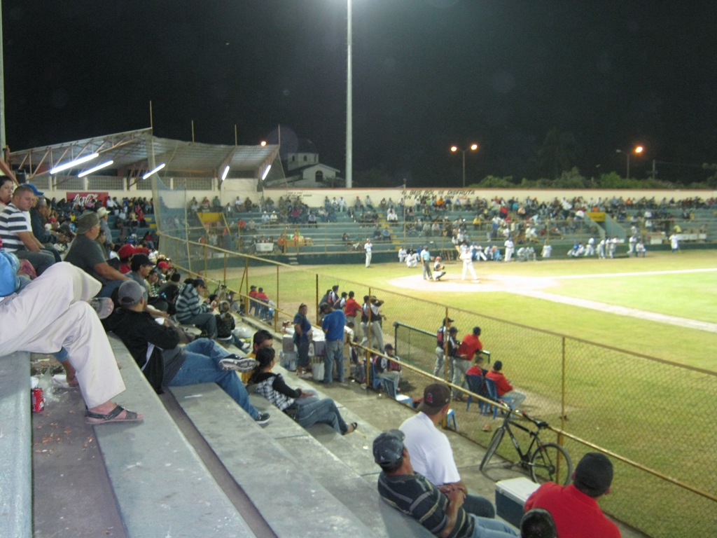 BEISBOL CAMPECHANO: * Esteban Gomez conduce a un triunfo a los Pureros ...