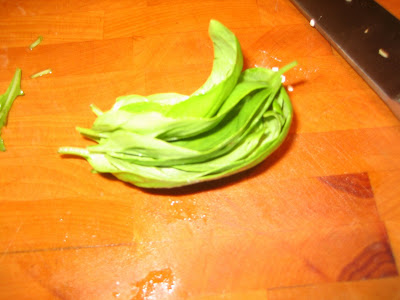Everyday Gourmet: Perfectly Julienned Basil