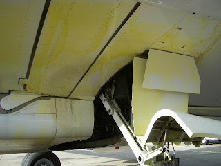 Flight Maintenance Engineer Helmi Log..: Hydraulic Leaking