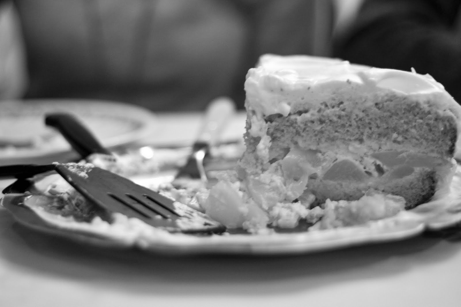 Estamos Brindando Poco: Anteúltima cena: El Simposio.