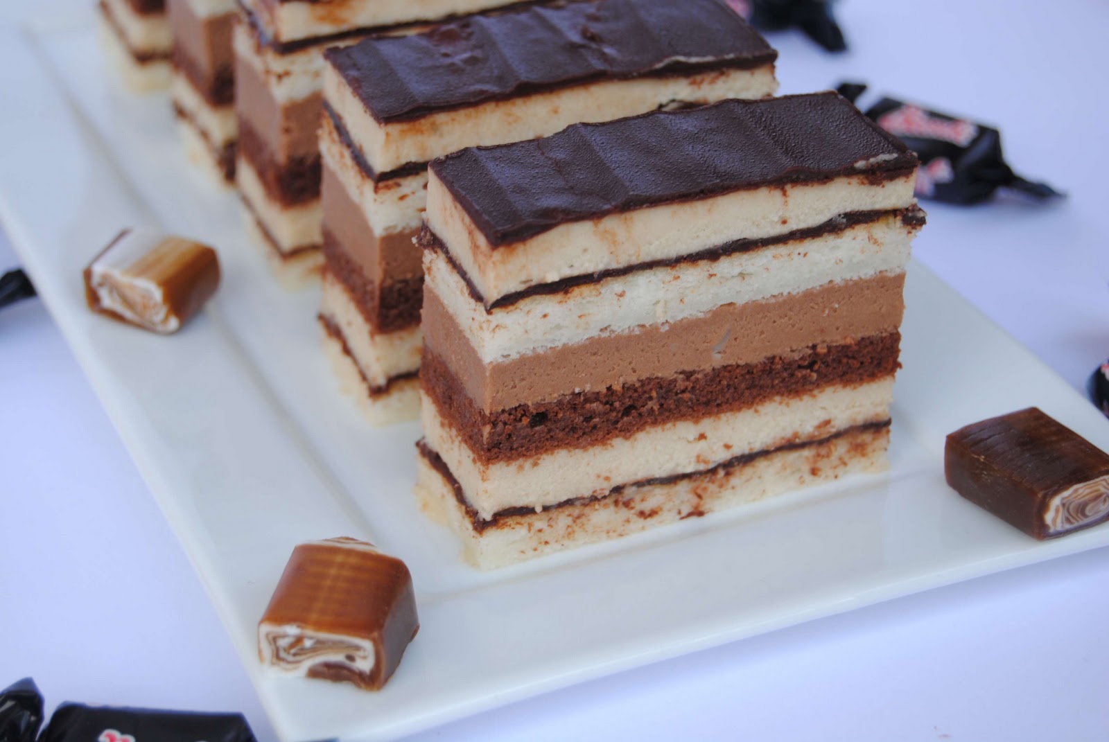 La casa de vainilla: Bronhi kocke/Bronhi squares