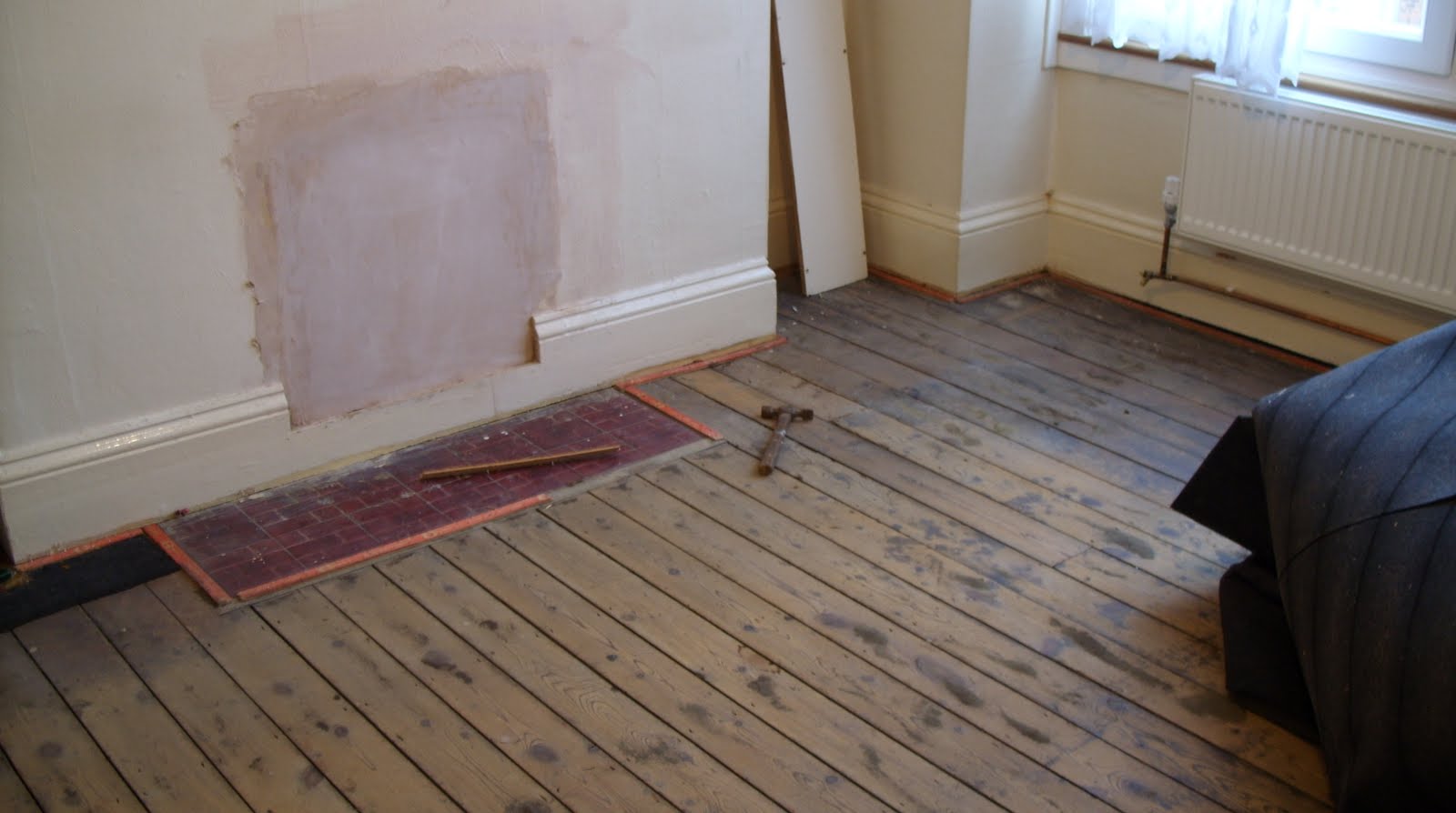 dulwichdeco: ripping up carpets