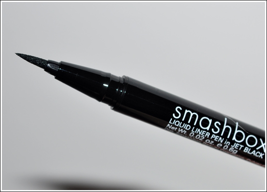 MiSSGLAMOURGiiRL: The Perfect Liquid Liner