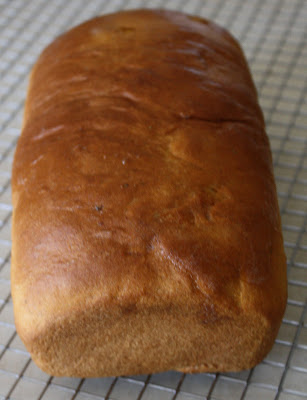 Versatile Vegetarian Kitchen: Mango Bread