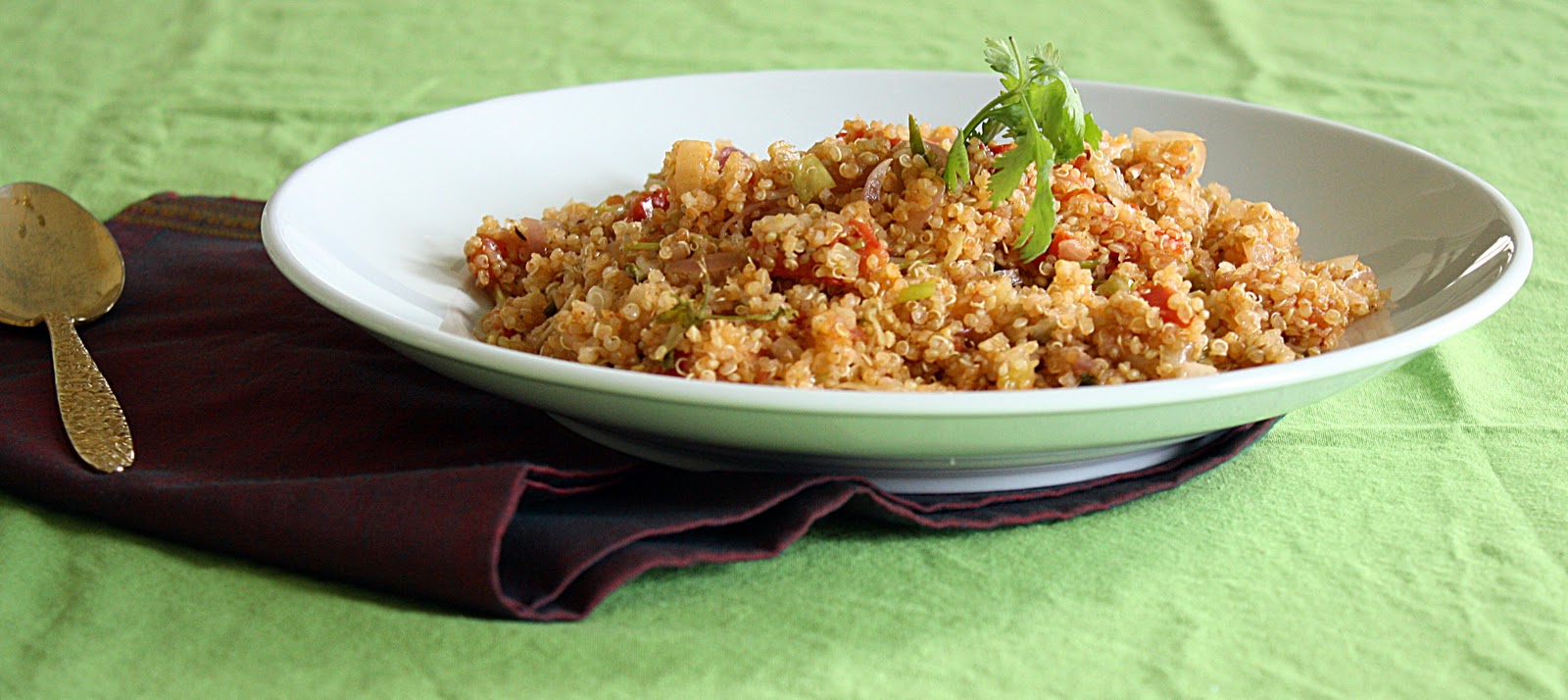 Versatile Vegetarian Kitchen: Toasted Quinoa - One pot meal