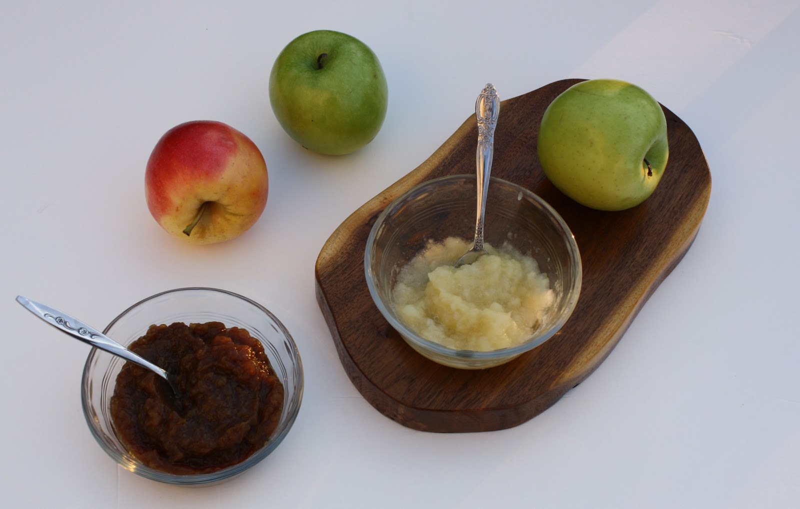 Versatile Vegetarian Kitchen: Apples to Applesauce to Applebutter