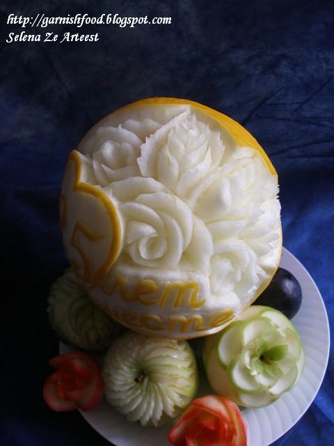 GarnishFoodBlog - Fruit Carving Arrangements and Food Garnishes: 25 ...