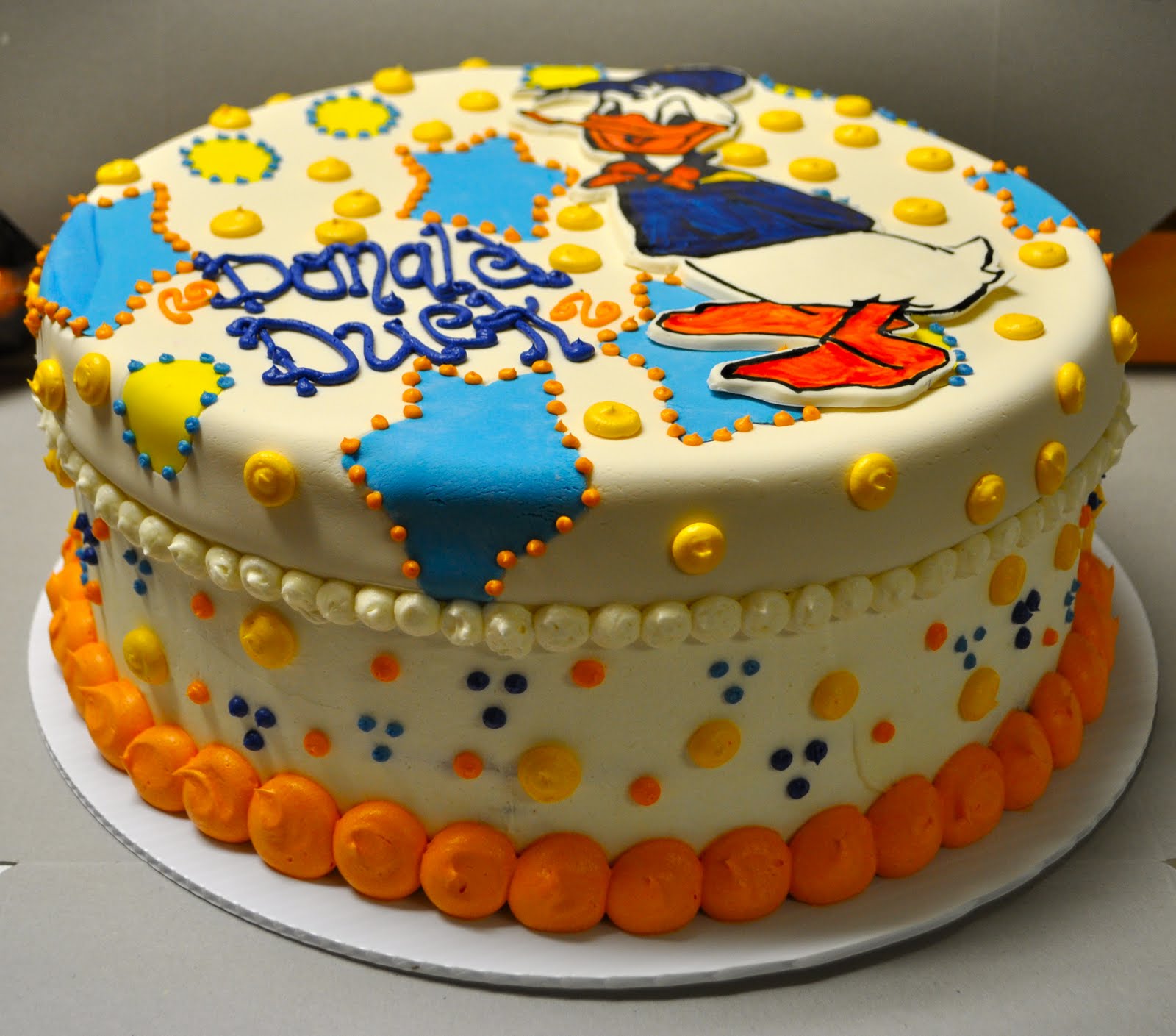 Leah's Sweet Treats: Donald Duck Cake