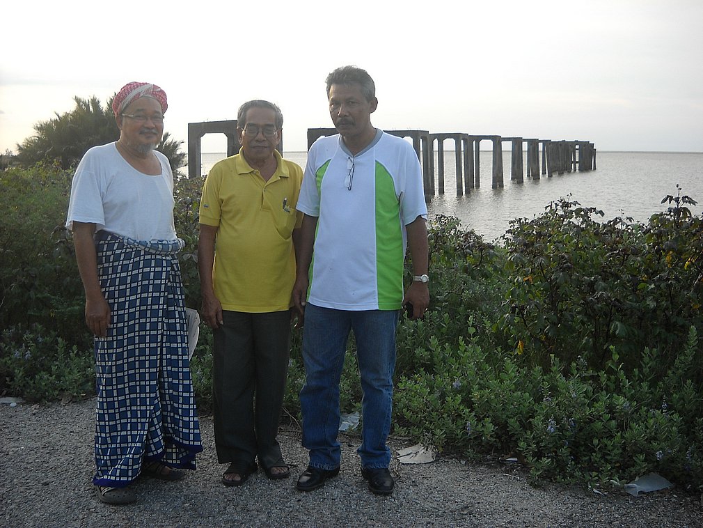 Warisan Tumpat: Tiang Jeti Bijih Besi di Jubakar Pantai, Tumpat, Kelantan.