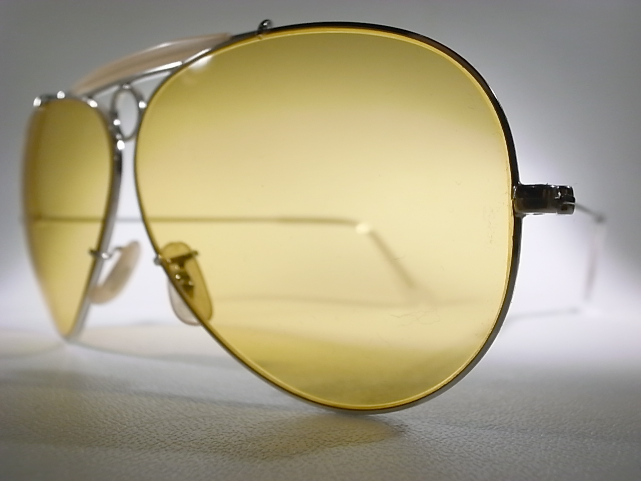 M VINTAGE SUNGLASSES COLLECTION: Bausch&Lomb Ray ban ambermatic aviator