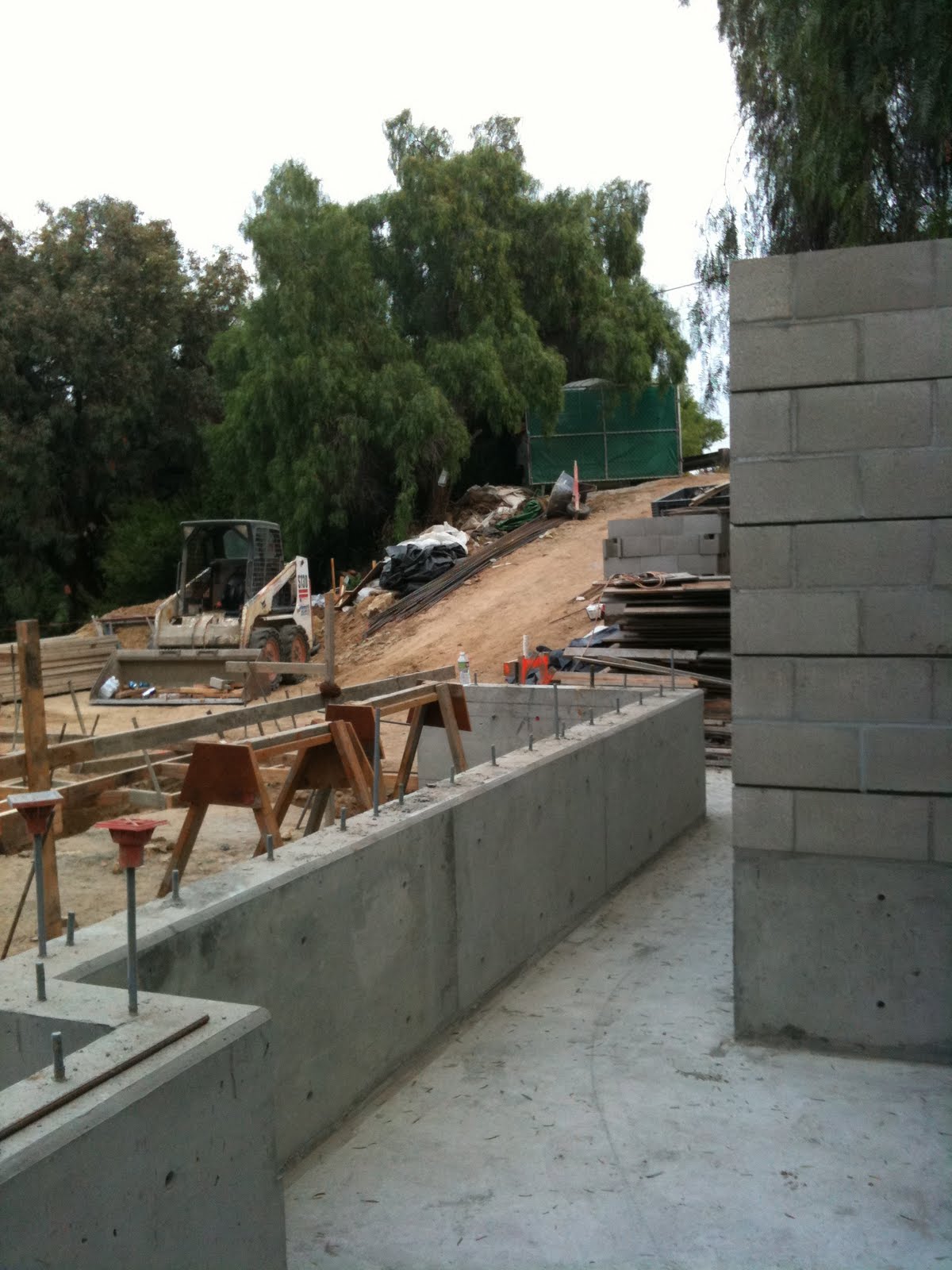 Casa Juniper: A Retaining Wall