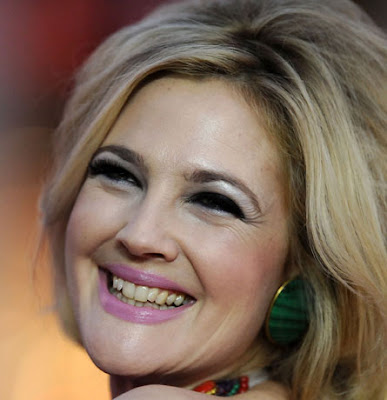 LadyThrills.com: Celebrity Flaw - Drew Barrymore Yellow Teeth