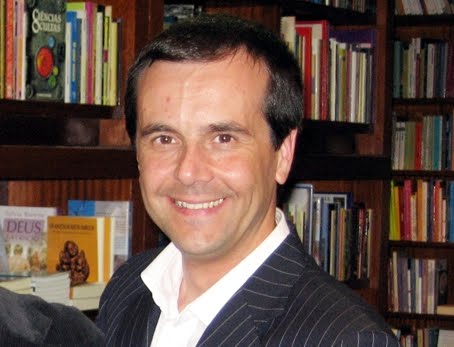 6 Men: 1 Sicilian, 1 Lebanese, 1 Greek, 1 Spaniard, 1 Tunisian, 1 ...