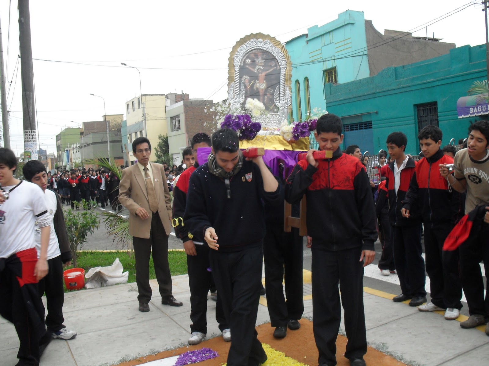 RELIEDUCA: PROCESIÓN DEL SEÑOR DE LOS MILAGROS RELIEDUCA: PROCESIÓN DEL SEÑOR DE LOS MILAGROS