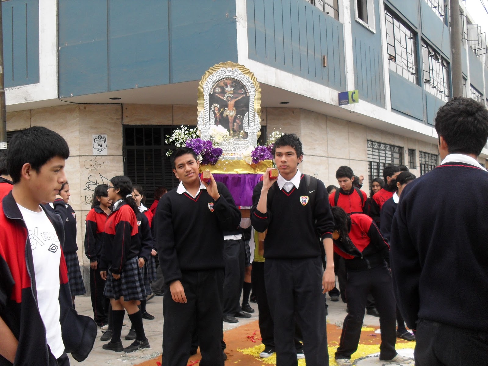 RELIEDUCA: PROCESIÓN DEL SEÑOR DE LOS MILAGROS RELIEDUCA: PROCESIÓN DEL SEÑOR DE LOS MILAGROS