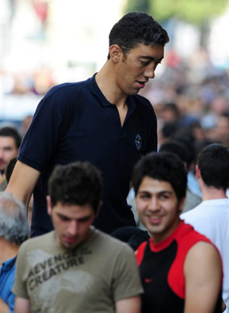 tarunalaut.blogspot.com: Suparwono Manusia Tertinggi Dari Indonesia