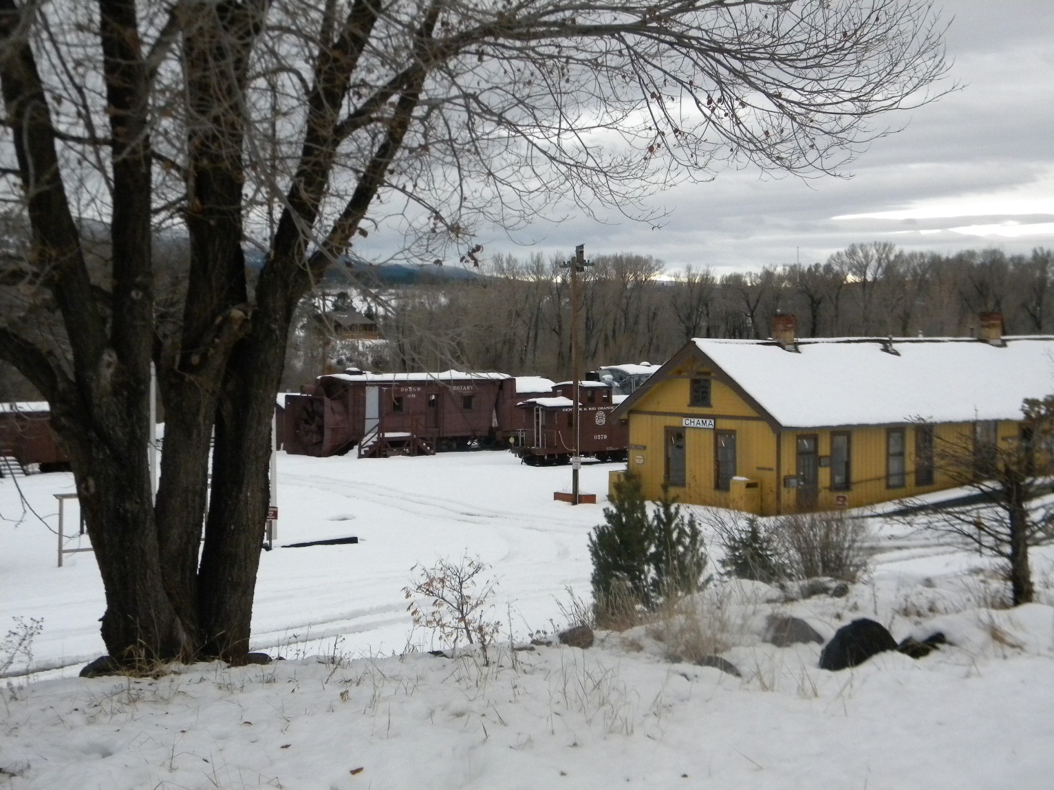 Desert Sea - New Mexico and Southwestern Sailing: Chama steam rail yard before Christmas
