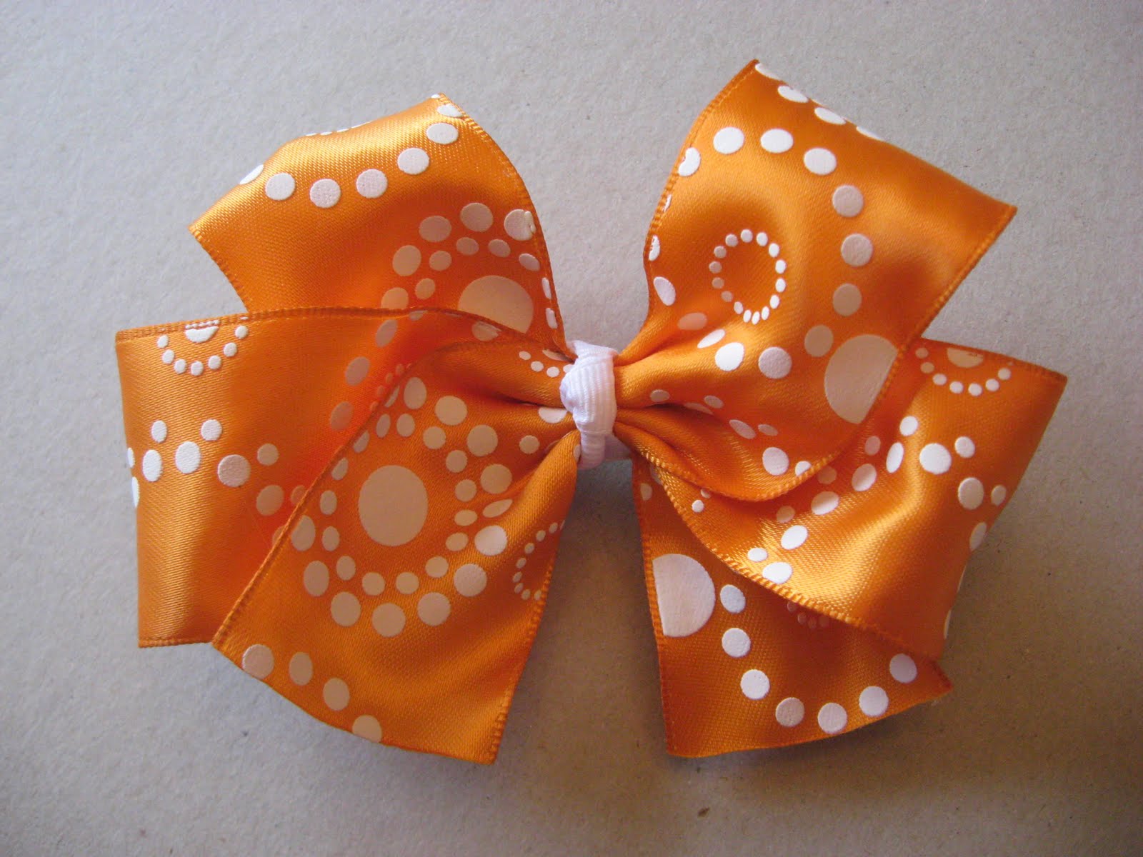 Pretty Ditty Hair Bows: Orange or Blue - These bows are perfect for you!