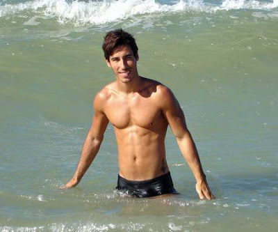 Speedo Junkie: Beach Hunks