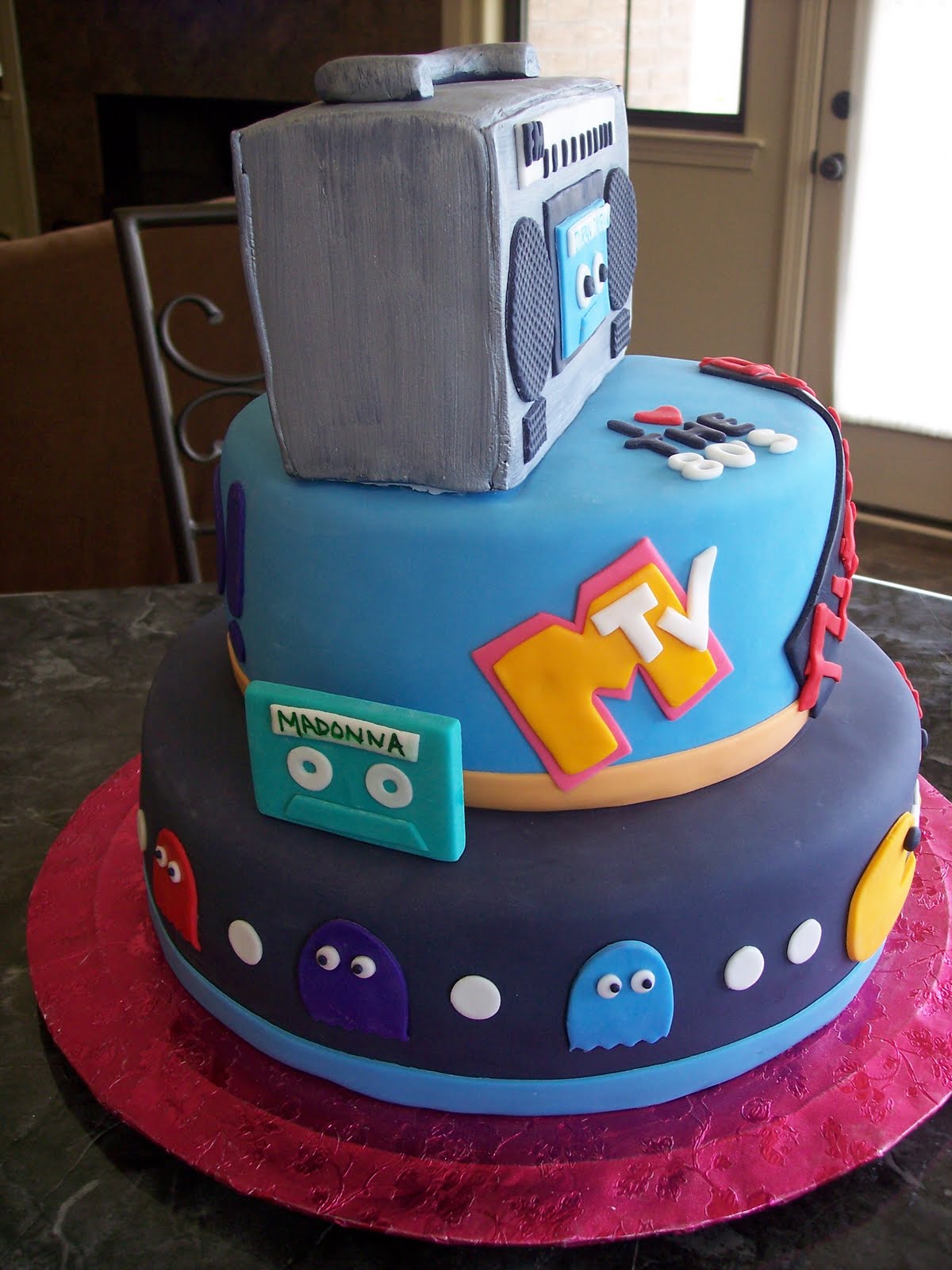 MyMoniCakes: 80's Theme Cake
