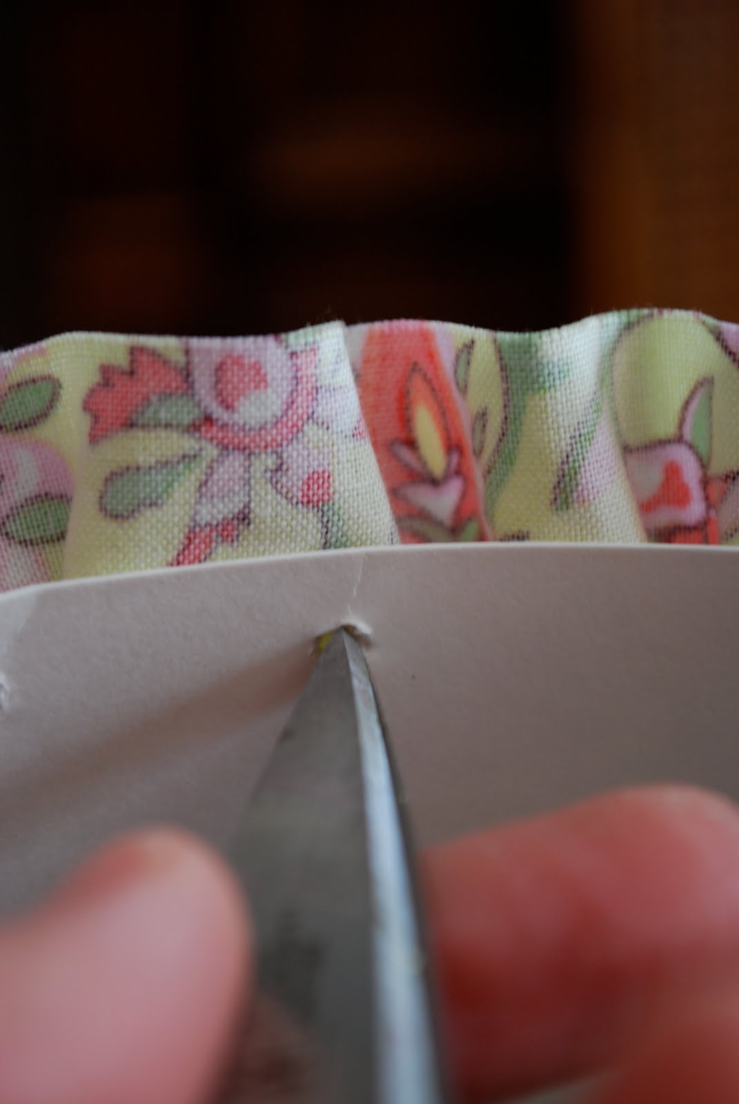 2 Giggle Boxes: Rufflelier: A Tutorial