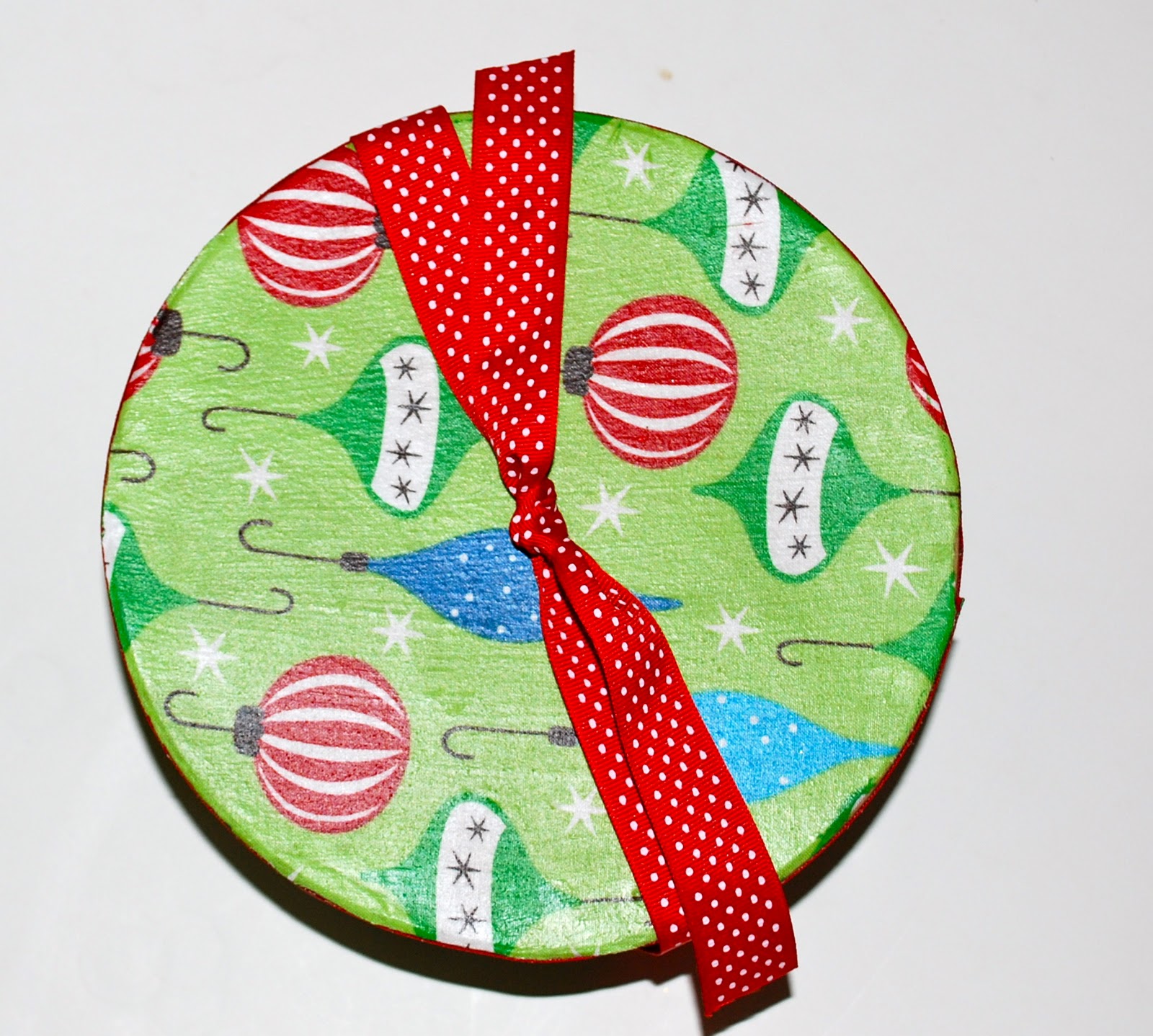 2 Giggle Boxes: Ornament Box