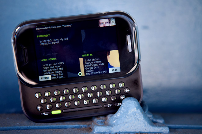Latest Mobile Trends: Microsoft Kin One and Kin Two