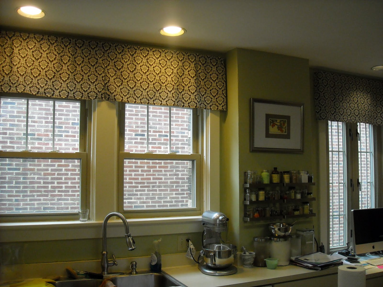 Homemaker Remodeled: Decor: Raise the Roof with Valances