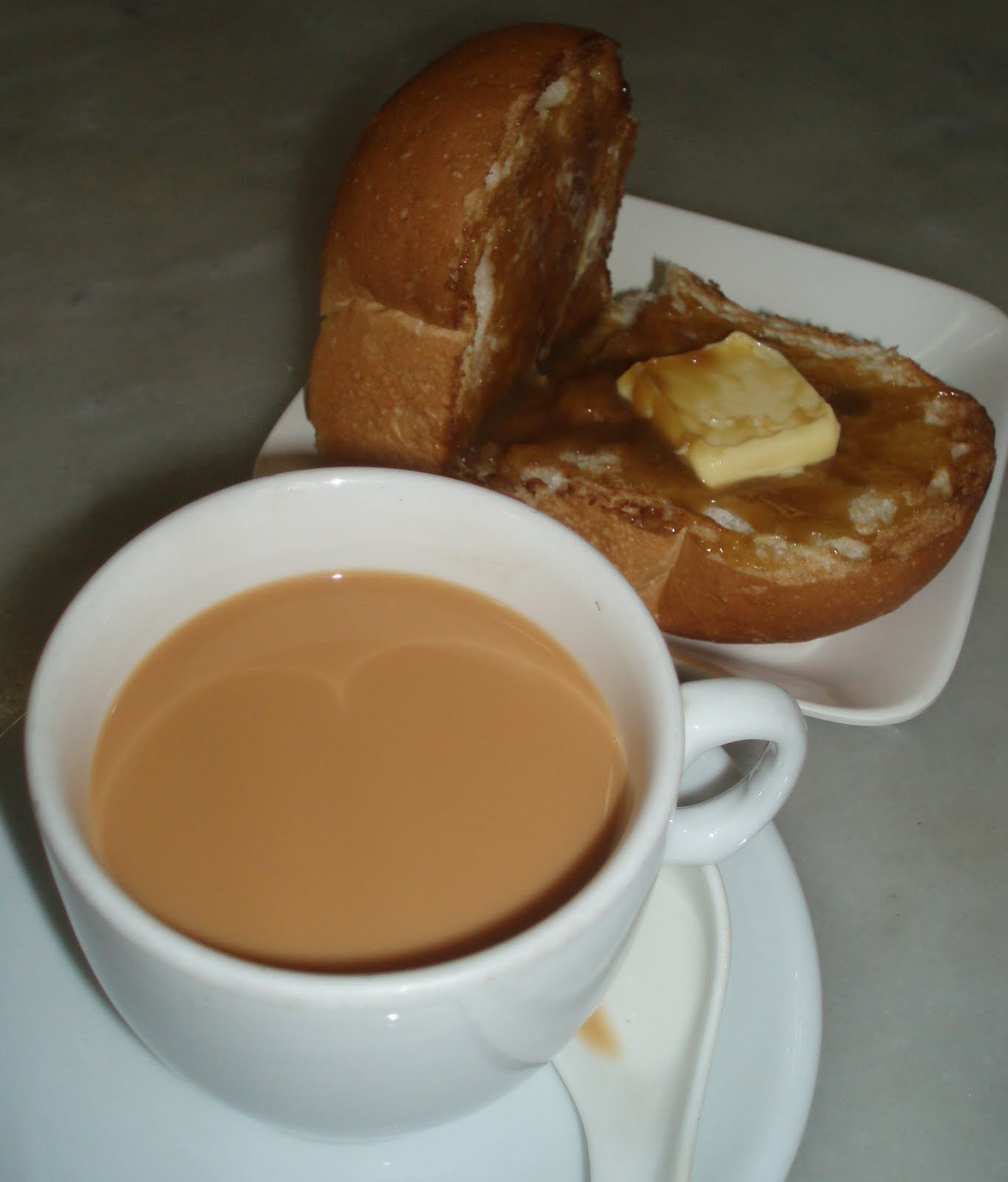 eastcoastlife: Unusual Morning Cuppa - FM