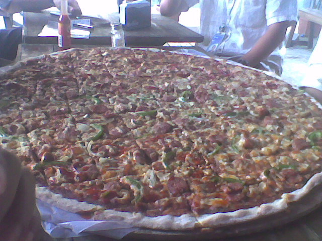 Club Tourists: 30-Inch Pizza at Pizza Nero