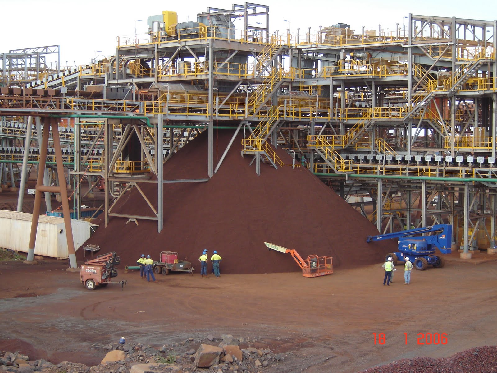 Industry Mayhem: Broken conveyor