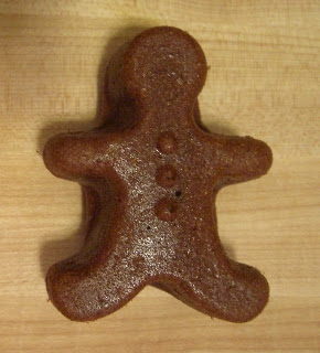 Pardon My Crumbs: Gingerbread Man Mini-Cakes